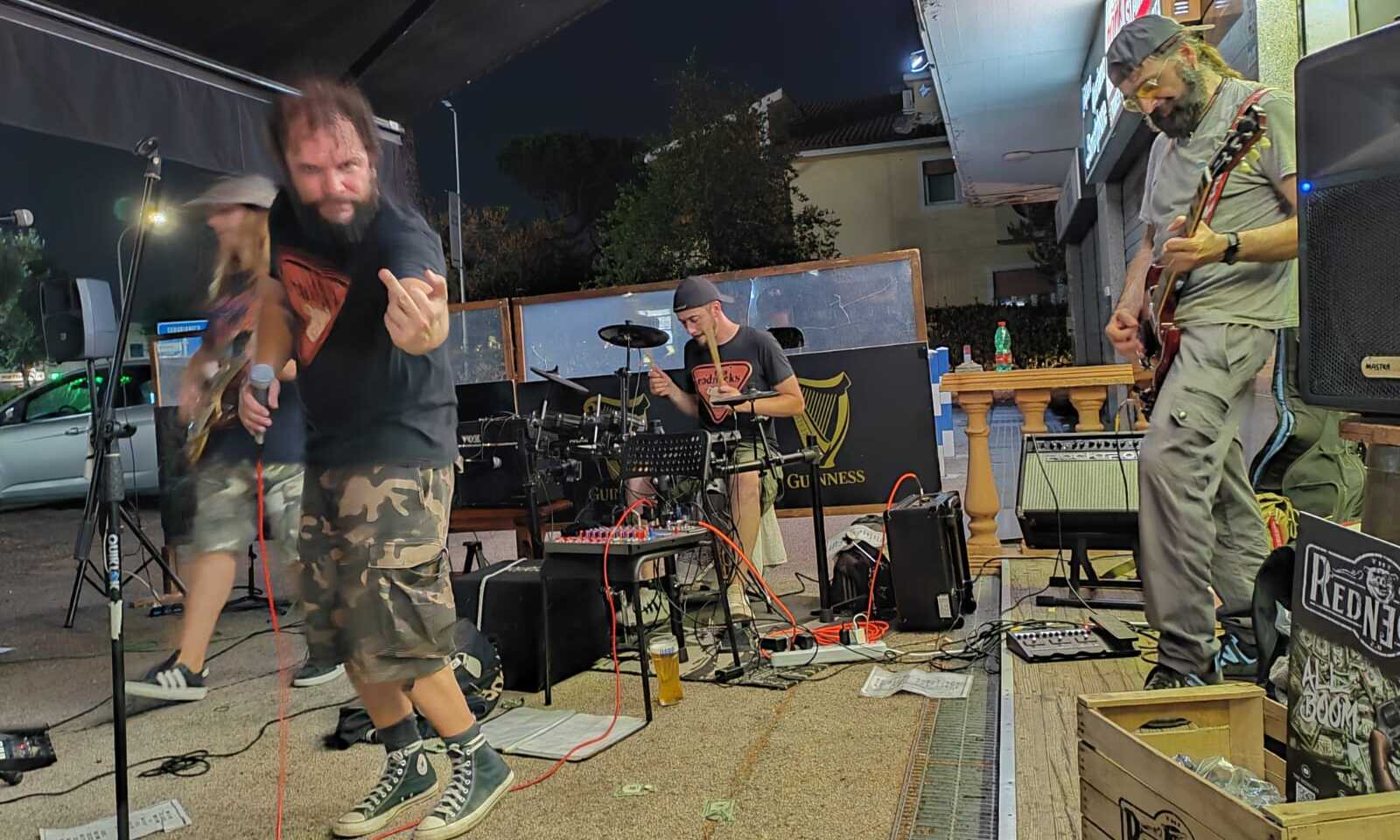 The Rednecks - La Rivoluzione Rock Italiana è Qui!